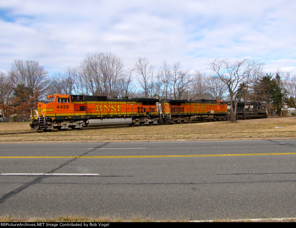 BNSF 4428 and 5516